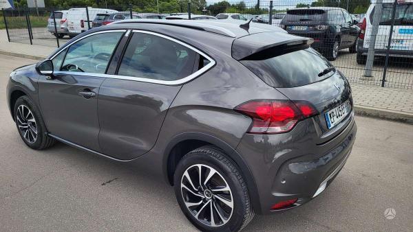 Grey Citroen DS4 2017 in Taurage, with an engine capacity of 1.20 L and mileage of 108 thousand km for 5999 €, photo 3 on AUTOMOTO.COM.LV