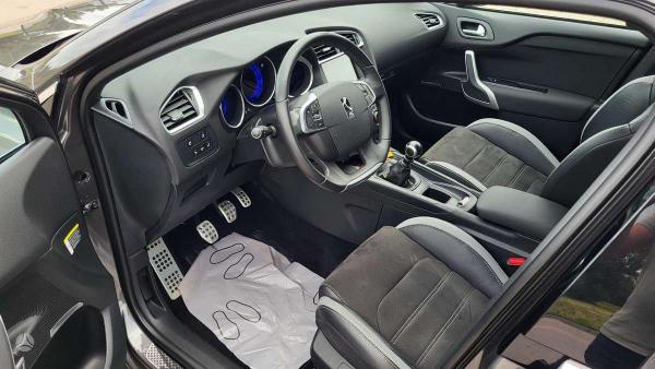 Grey Citroen DS4 2017 in Taurage, with an engine capacity of 1.20 L and mileage of 108 thousand km for 5999 €, photo 8 on AUTOMOTO.COM.LV