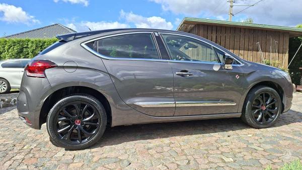 Pelēks Citroen DS4 2017 Kauņa, ar dzinēja tilpumu 1.60 L un nobraukumu 92 tūkst. km par 6650 €, foto 1 vietnē AUTOMOTO.COM.LV