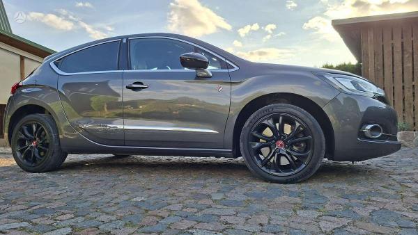 Pelēks Citroen DS4 2017 Kauņa, ar dzinēja tilpumu 1.60 L un nobraukumu 92 tūkst. km par 6650 €, foto 3 vietnē AUTOMOTO.COM.LV