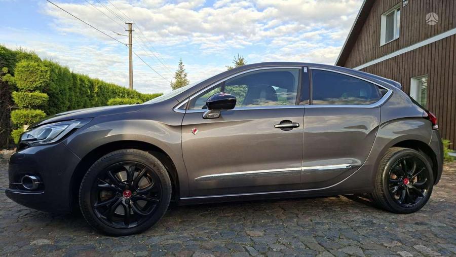 Pelēks Citroen DS4 2017 Kauņa, ar dzinēja tilpumu 1.60 L un nobraukumu 92 tūkst. km par 6650 €, foto 32 vietnē AUTOMOTO.COM.LV