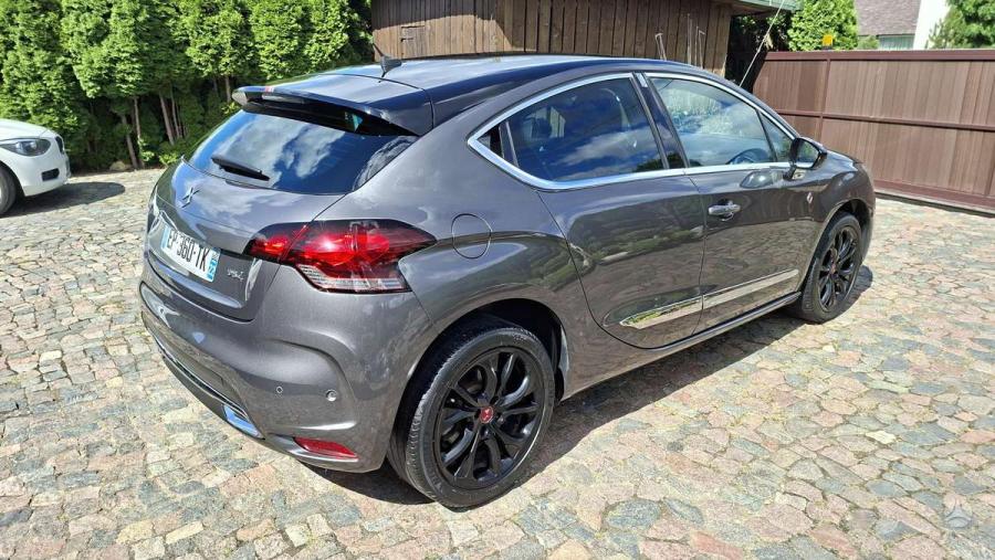 Pelēks Citroen DS4 2017 Kauņa, ar dzinēja tilpumu 1.60 L un nobraukumu 92 tūkst. km par 6650 €, foto 40 vietnē AUTOMOTO.COM.LV