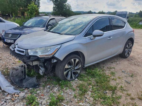 Pelēks Citroen DS4 2011 Viļņa, ar dzinēja tilpumu 1.60 L un nobraukumu 100 tūkst. km par 1250 €, foto 1 vietnē AUTOMOTO.COM.LV
