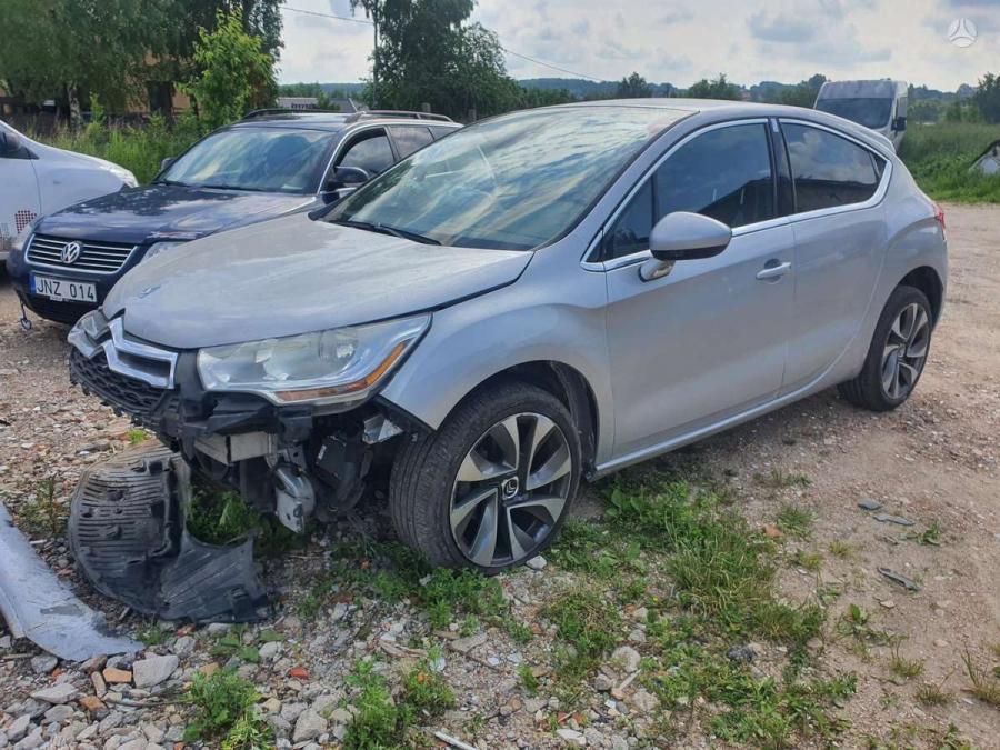 Pelēks Citroen DS4 2011 Viļņa, ar dzinēja tilpumu 1.60 L un nobraukumu 100 tūkst. km par 1250 €, foto 1 vietnē AUTOMOTO.COM.LV