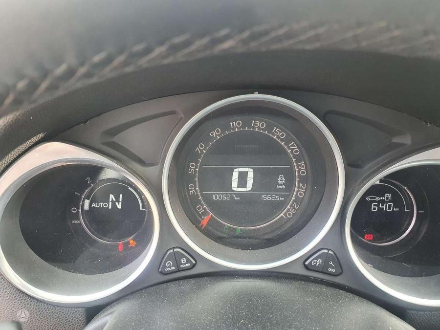 Pelēks Citroen DS4 2011 Viļņa, ar dzinēja tilpumu 1.60 L un nobraukumu 100 tūkst. km par 1250 €, foto 3 vietnē AUTOMOTO.COM.LV