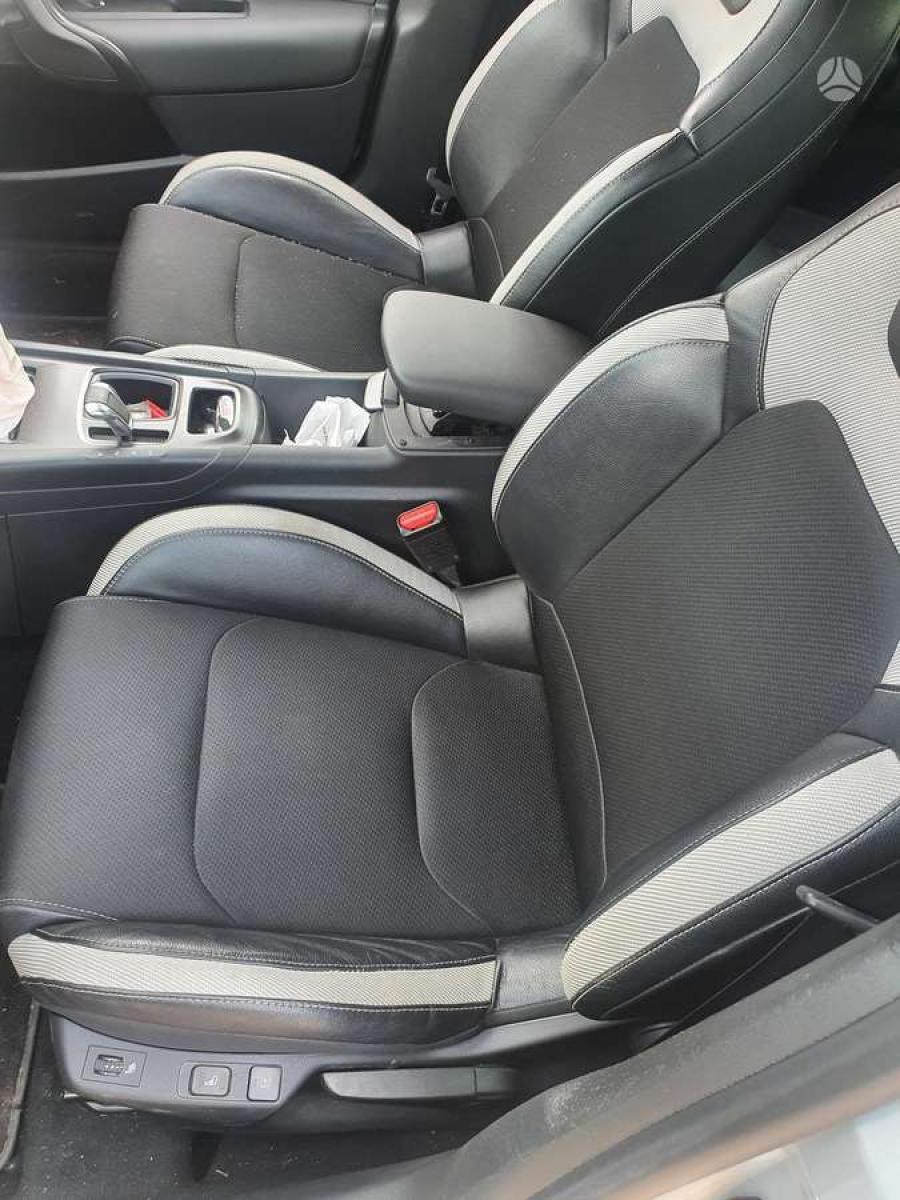 Pelēks Citroen DS4 2011 Viļņa, ar dzinēja tilpumu 1.60 L un nobraukumu 100 tūkst. km par 1250 €, foto 4 vietnē AUTOMOTO.COM.LV