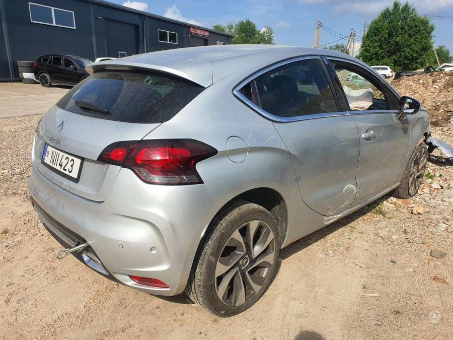 Pelēks Citroen DS4 2011 Viļņa, ar dzinēja tilpumu 1.60 L un nobraukumu 100 tūkst. km par 1250 €, foto 7 vietnē AUTOMOTO.COM.LV