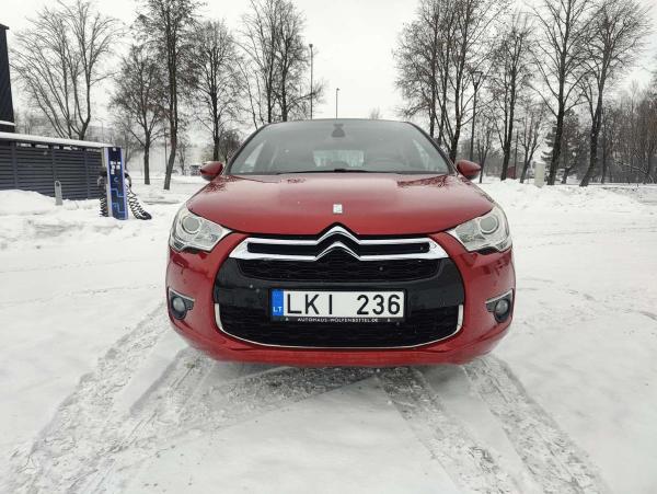 Sarkans Citroen DS4 2011 Kauņa, ar dzinēja tilpumu 2.00 L un nobraukumu 130 tūkst. km par 4350 €, foto 2 vietnē AUTOMOTO.COM.LV
