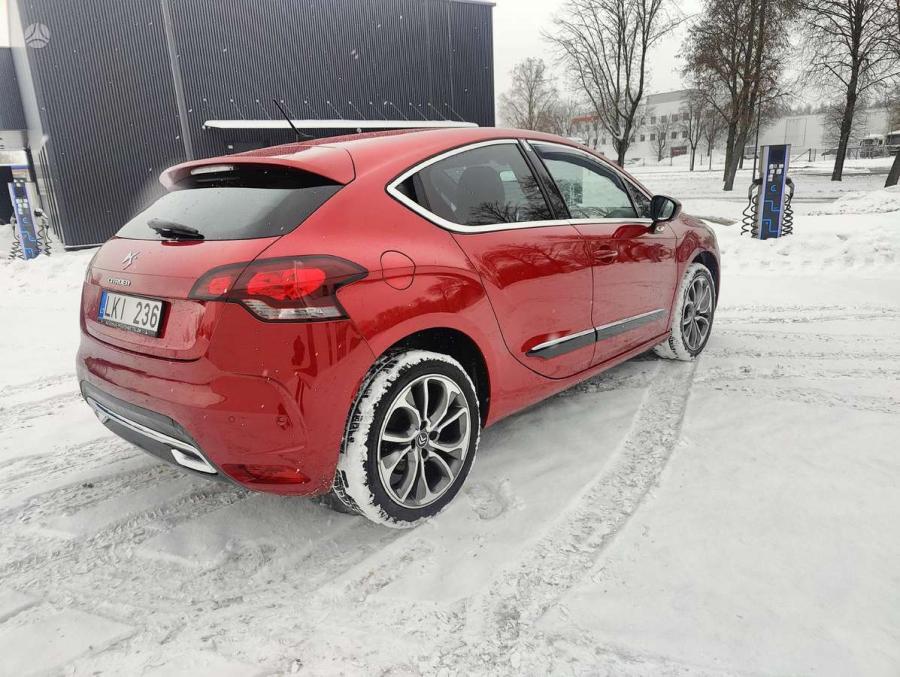 Sarkans Citroen DS4 2011 Kauņa, ar dzinēja tilpumu 2.00 L un nobraukumu 130 tūkst. km par 4350 €, foto 4 vietnē AUTOMOTO.COM.LV