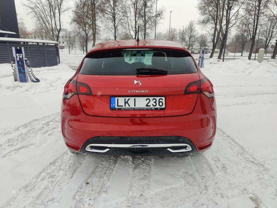 Sarkans Citroen DS4 2011 Kauņa, ar dzinēja tilpumu 2.00 L un nobraukumu 130 tūkst. km par 4350 €, foto 5 vietnē AUTOMOTO.COM.LV