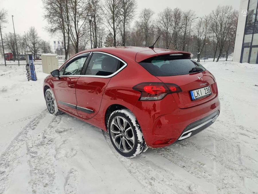 Sarkans Citroen DS4 2011 Kauņa, ar dzinēja tilpumu 2.00 L un nobraukumu 130 tūkst. km par 4350 €, foto 6 vietnē AUTOMOTO.COM.LV