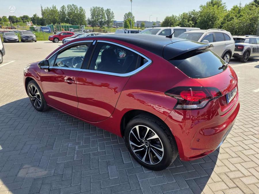 Red Citroen DS4 2015 in Taurage, with an engine capacity of 1.56 L and mileage of 55 thousand km for 6700 €, photo 5 on AUTOMOTO.COM.LV