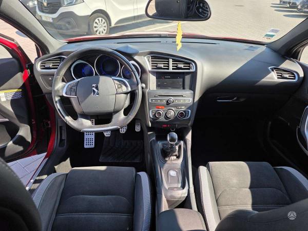 Red Citroen DS4 2015 in Taurage, with an engine capacity of 1.56 L and mileage of 55 thousand km for 6700 €, photo 8 on AUTOMOTO.COM.LV