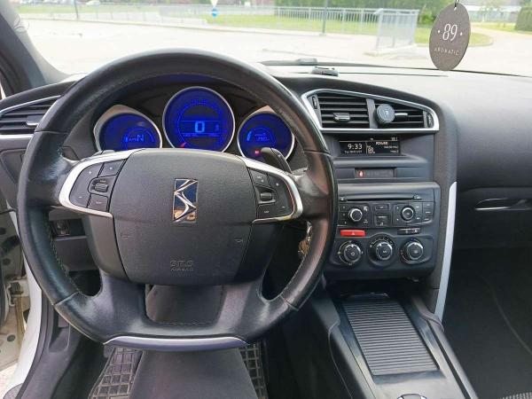 Balts Citroen DS4 2011 Plungė, ar dzinēja tilpumu 1.60 L un nobraukumu 308 tūkst. km par 2800 €, foto 8 vietnē AUTOMOTO.COM.LV