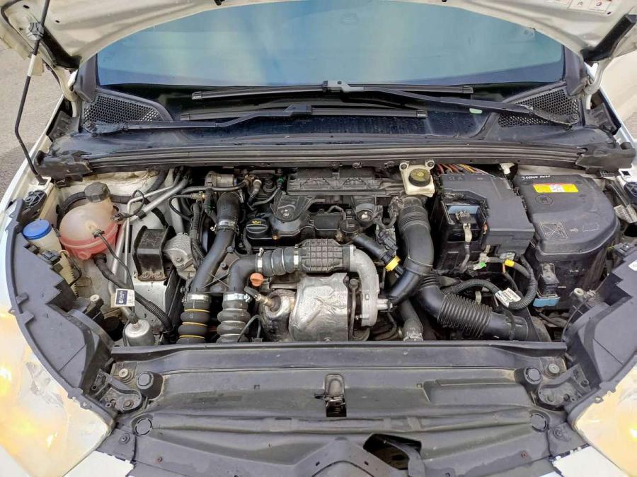 Balts Citroen DS4 2011 Plungė, ar dzinēja tilpumu 1.60 L un nobraukumu 308 tūkst. km par 2800 €, foto 12 vietnē AUTOMOTO.COM.LV