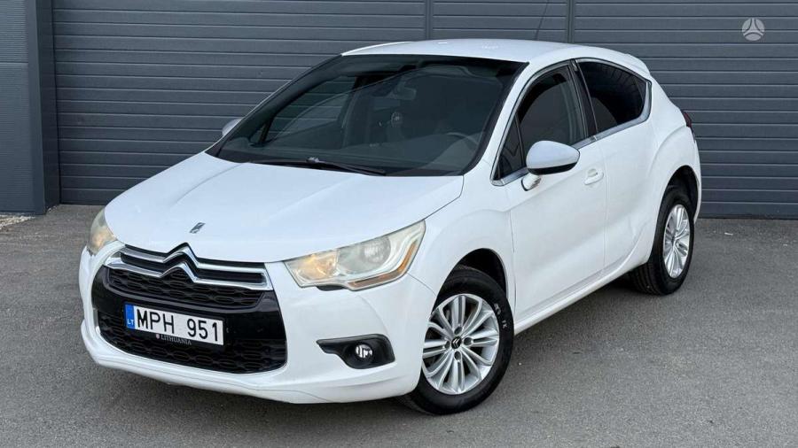 Balts Citroen DS4 2011 Viļņa, ar dzinēja tilpumu 1.56 L un nobraukumu 301 tūkst. km par 3250 €, foto 1 vietnē AUTOMOTO.COM.LV