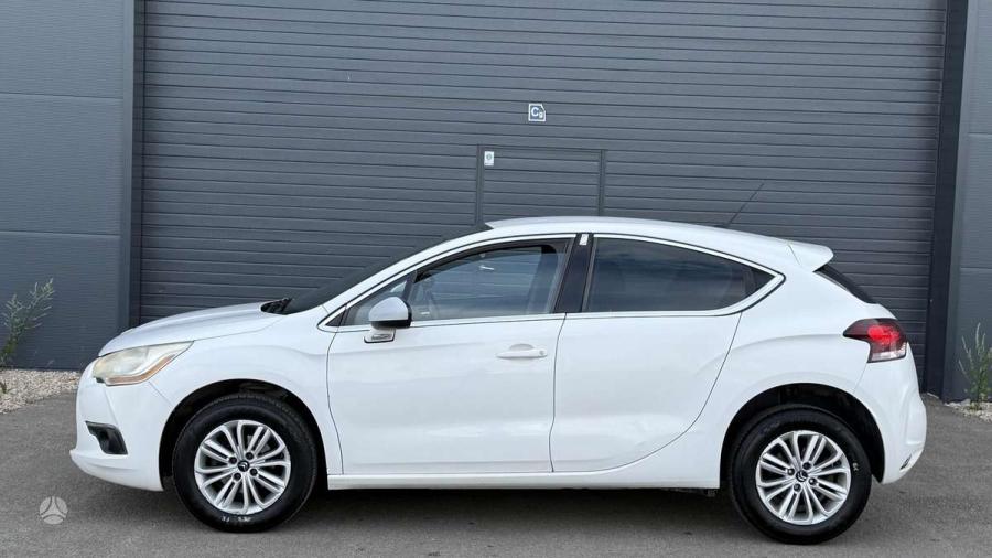 Balts Citroen DS4 2011 Viļņa, ar dzinēja tilpumu 1.56 L un nobraukumu 301 tūkst. km par 3250 €, foto 3 vietnē AUTOMOTO.COM.LV