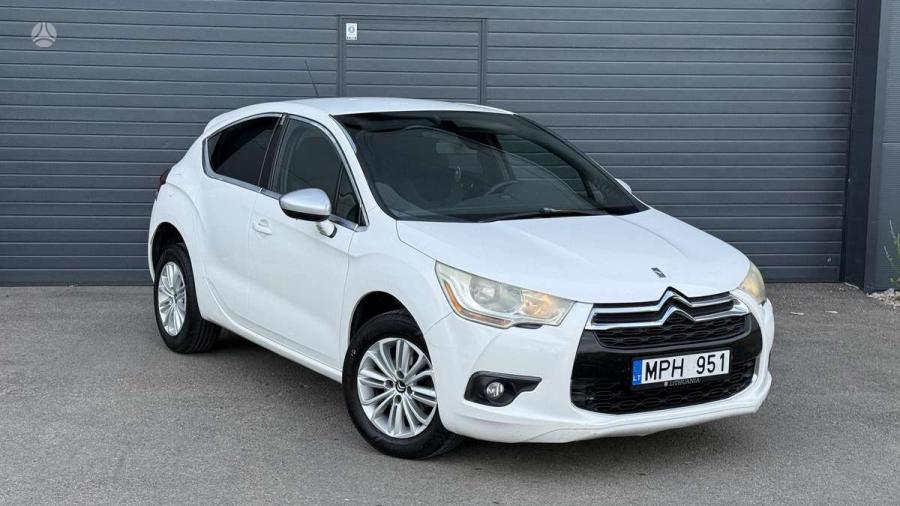 Balts Citroen DS4 2011 Viļņa, ar dzinēja tilpumu 1.56 L un nobraukumu 301 tūkst. km par 3250 €, foto 8 vietnē AUTOMOTO.COM.LV