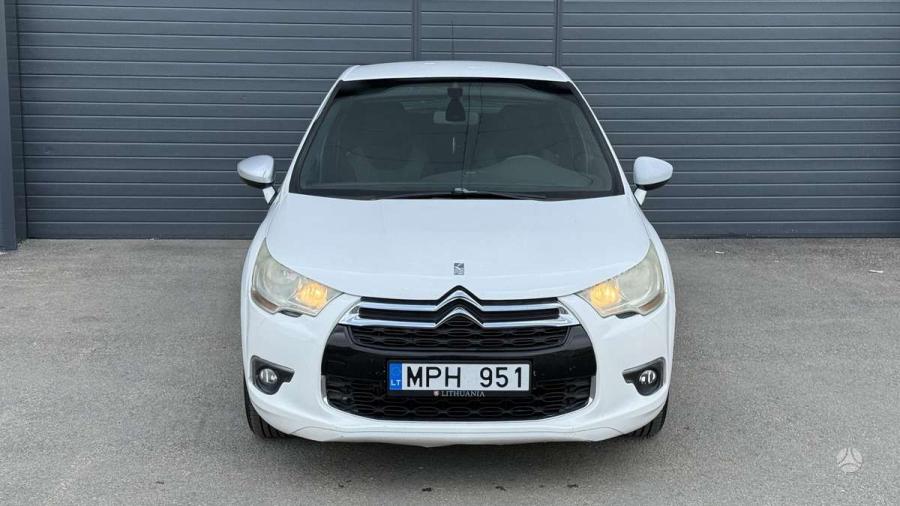 Balts Citroen DS4 2011 Viļņa, ar dzinēja tilpumu 1.56 L un nobraukumu 301 tūkst. km par 3250 €, foto 9 vietnē AUTOMOTO.COM.LV