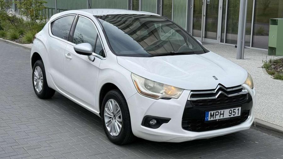 Balts Citroen DS4 2011 Viļņa, ar dzinēja tilpumu 1.56 L un nobraukumu 301 tūkst. km par 2999 €, foto 1 vietnē AUTOMOTO.COM.LV