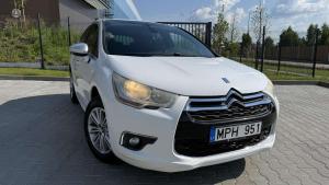 White Citroen DS4 2011 in Vilnius, with an engine capacity of 1.56 L and mileage of 301 thousand km for 4250 €, photo  on AUTOMOTO.COM.LV