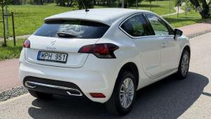 White Citroen DS4 2011 in Vilnius, with an engine capacity of 1.56 L and mileage of 301 thousand km for 3499 €, photo 6 on AUTOMOTO.COM.LV