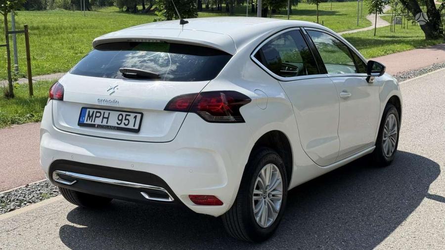 White Citroen DS4 2011 in Vilnius, with an engine capacity of 1.56 L and mileage of 301 thousand km for 3499 €, photo 6 on AUTOMOTO.COM.LV