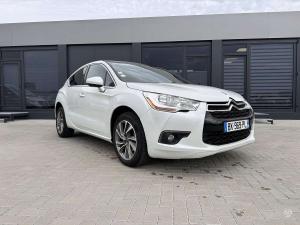 White Citroen DS4 2011 in Taurage, with an engine capacity of 1.56 L and mileage of 235 thousand km for 3300 €, photo 4 on AUTOMOTO.COM.LV