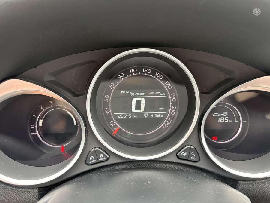 White Citroen DS4 2011 in Taurage, with an engine capacity of 1.56 L and mileage of 235 thousand km for 3300 €, photo 17 on AUTOMOTO.COM.LV