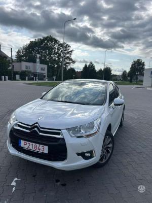 White Citroen DS4 2012 in Kaunas, with an engine capacity of 2.00 L and mileage of 291 thousand km for 4150 €, photo 5 on AUTOMOTO.COM.LV