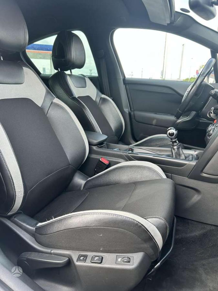 White Citroen DS4 2012 in Kaunas, with an engine capacity of 2.00 L and mileage of 291 thousand km for 4150 €, photo 11 on AUTOMOTO.COM.LV