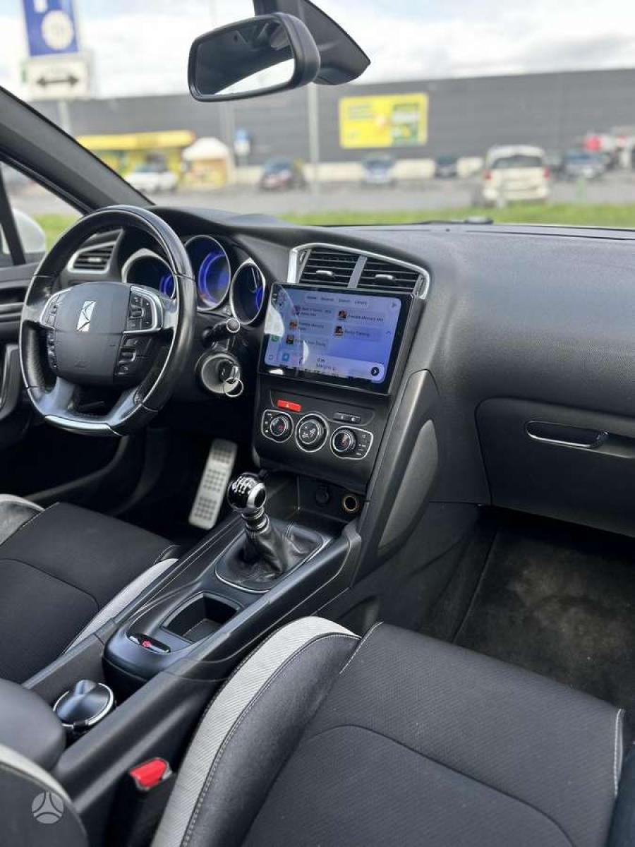 White Citroen DS4 2012 in Kaunas, with an engine capacity of 2.00 L and mileage of 291 thousand km for 4150 €, photo 12 on AUTOMOTO.COM.LV