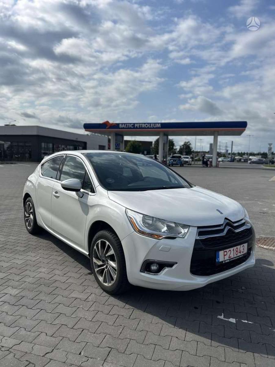 White Citroen DS4 2012 in Kaunas, with an engine capacity of 2.00 L and mileage of 291 thousand km for 4150 €, photo 18 on AUTOMOTO.COM.LV