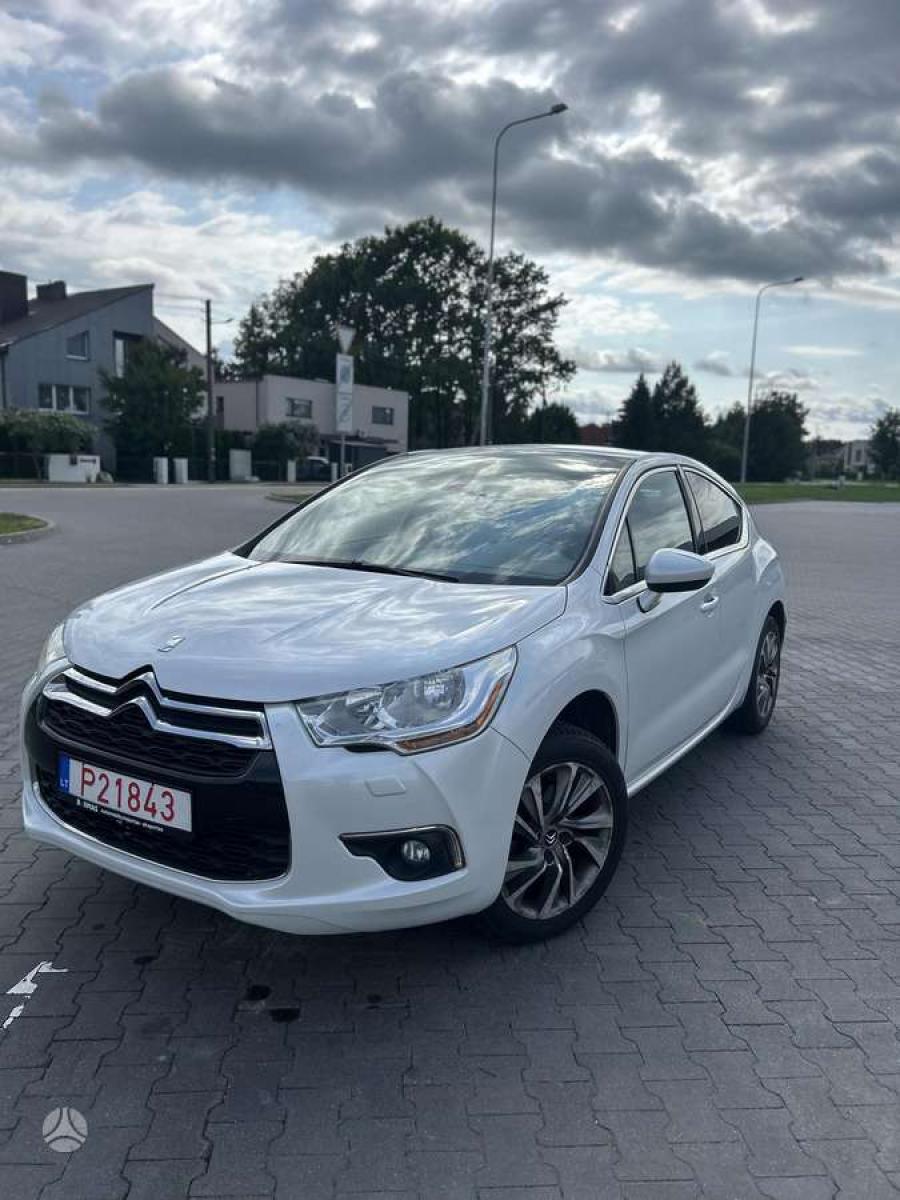 White Citroen DS4 2012 in Kaunas, with an engine capacity of 2.00 L and mileage of 291 thousand km for 4150 €, photo 19 on AUTOMOTO.COM.LV