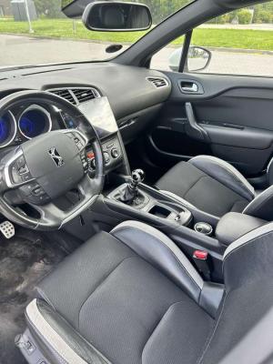 White Citroen DS4 2012 in Kaunas, with an engine capacity of 2.00 L and mileage of 291 thousand km for 4150 €, photo 22 on AUTOMOTO.COM.LV