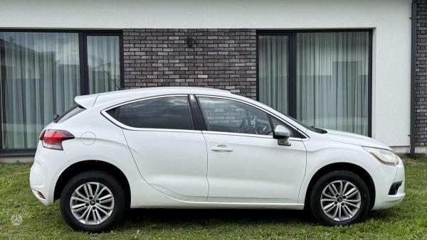Balts Citroen DS4 2012 Viļņa, ar dzinēja tilpumu 1.56 L un nobraukumu 301 tūkst. km par 3250 €, foto 4 vietnē AUTOMOTO.COM.LV
