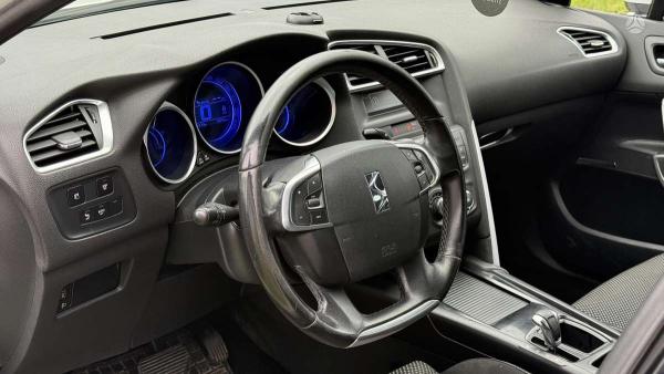 Balts Citroen DS4 2012 Viļņa, ar dzinēja tilpumu 1.56 L un nobraukumu 301 tūkst. km par 3250 €, foto 8 vietnē AUTOMOTO.COM.LV