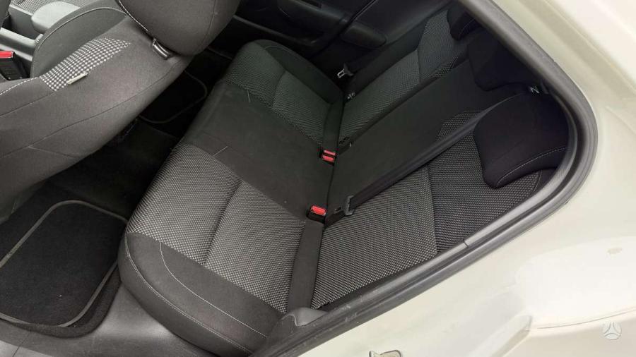 Balts Citroen DS4 2012 Viļņa, ar dzinēja tilpumu 1.56 L un nobraukumu 300 tūkst. km par 3250 €, foto 17 vietnē AUTOMOTO.COM.LV