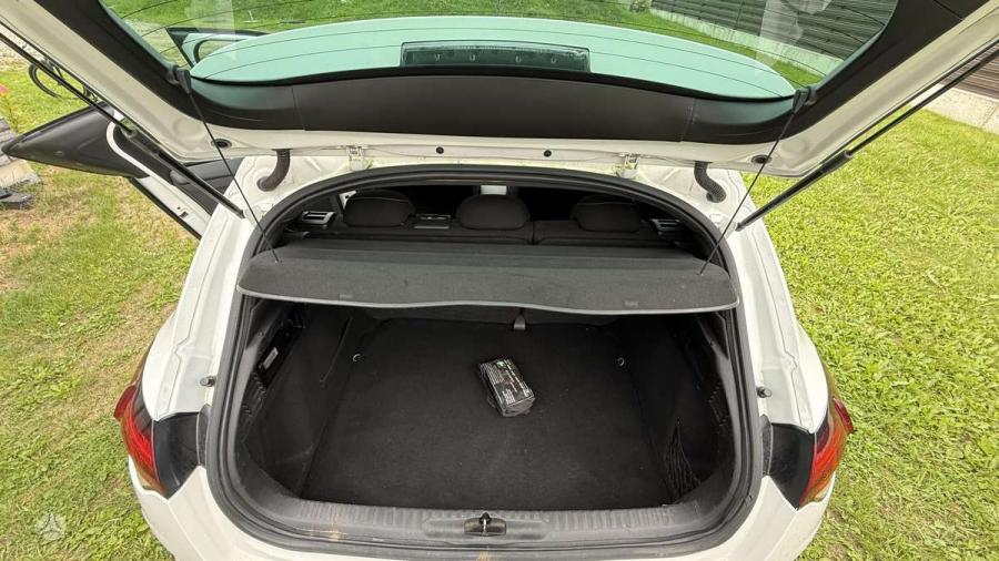 Balts Citroen DS4 2012 Viļņa, ar dzinēja tilpumu 1.56 L un nobraukumu 300 tūkst. km par 3250 €, foto 18 vietnē AUTOMOTO.COM.LV