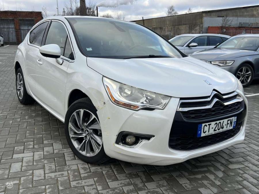 Balts Citroen DS4 2013 Tauragė, ar dzinēja tilpumu 1.56 L un nobraukumu 258 tūkst. km par 3400 €, foto 2 vietnē AUTOMOTO.COM.LV