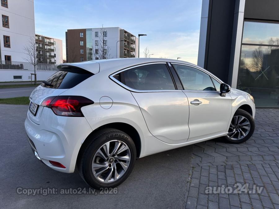 Balts Citroen DS4 2013 Tallina, ar dzinēja tilpumu 1.60 L un nobraukumu 170 tūkst. km par 4250 €, foto 12 vietnē AUTOMOTO.COM.LV