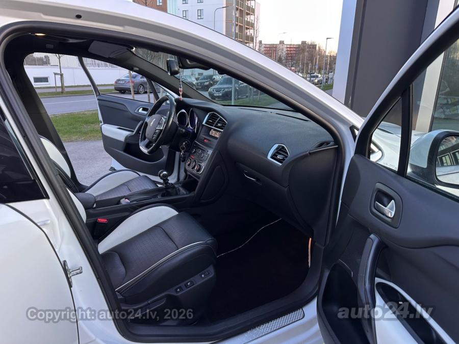 Balts Citroen DS4 2013 Tallina, ar dzinēja tilpumu 1.60 L un nobraukumu 170 tūkst. km par 4250 €, foto 24 vietnē AUTOMOTO.COM.LV