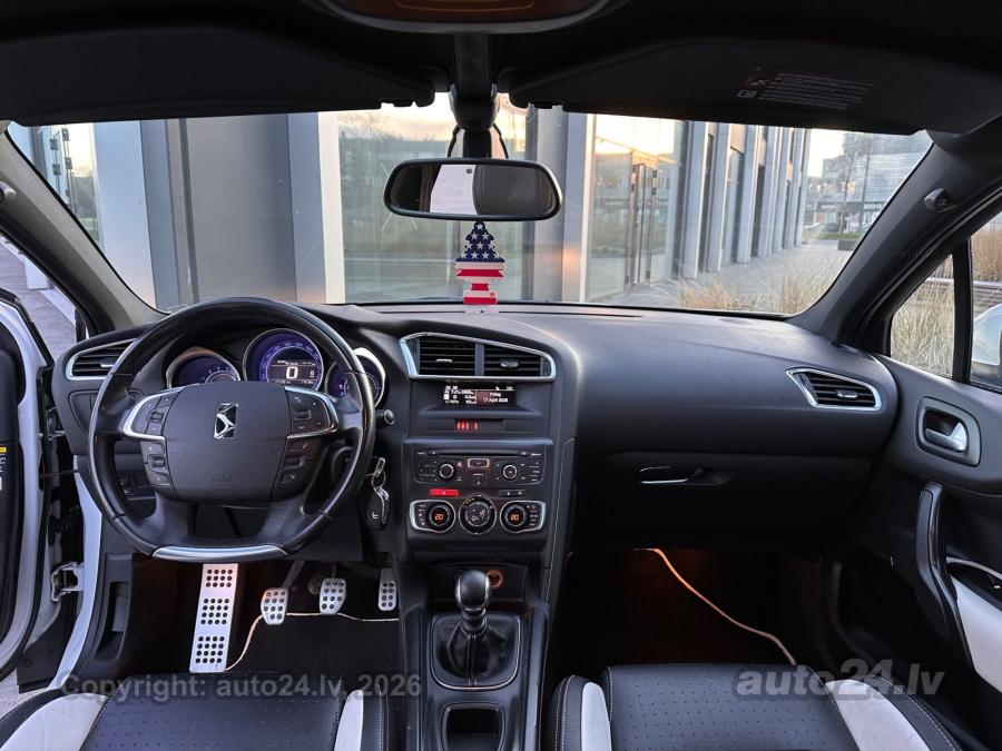 Balts Citroen DS4 2013 Tallina, ar dzinēja tilpumu 1.60 L un nobraukumu 170 tūkst. km par 4250 €, foto 26 vietnē AUTOMOTO.COM.LV