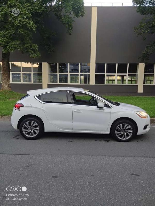 Balts Citroen DS4 2013 Viļņa, ar dzinēja tilpumu 1.60 L un nobraukumu 147 tūkst. km par 3200 €, foto 1 vietnē AUTOMOTO.COM.LV