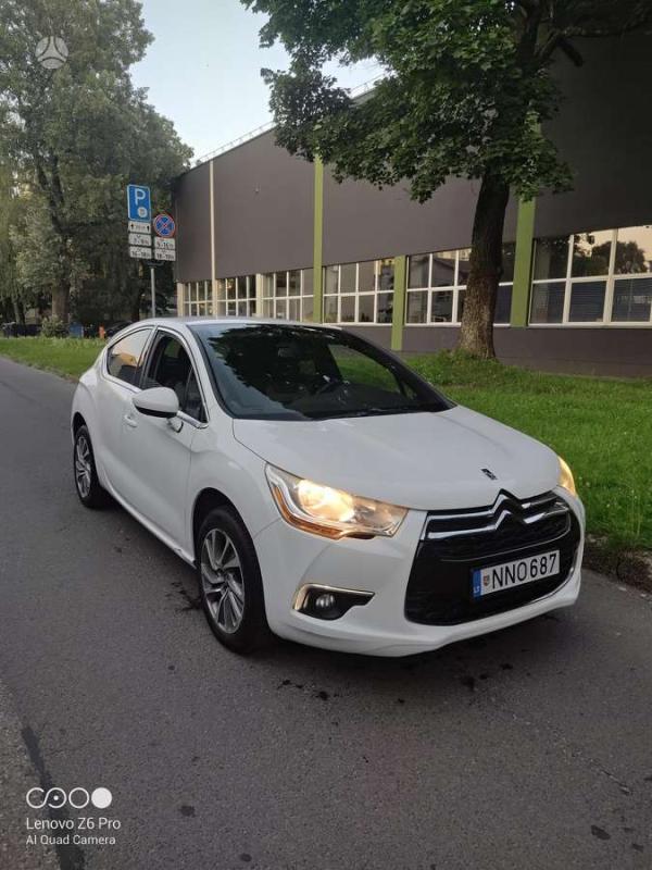 Balts Citroen DS4 2013 Viļņa, ar dzinēja tilpumu 1.60 L un nobraukumu 147 tūkst. km par 3200 €, foto 2 vietnē AUTOMOTO.COM.LV