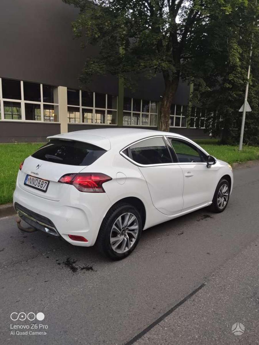 Balts Citroen DS4 2013 Viļņa, ar dzinēja tilpumu 1.60 L un nobraukumu 147 tūkst. km par 3200 €, foto 6 vietnē AUTOMOTO.COM.LV