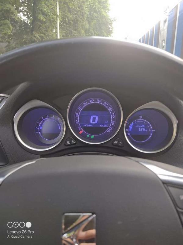 Balts Citroen DS4 2013 Viļņa, ar dzinēja tilpumu 1.60 L un nobraukumu 147 tūkst. km par 3200 €, foto 9 vietnē AUTOMOTO.COM.LV