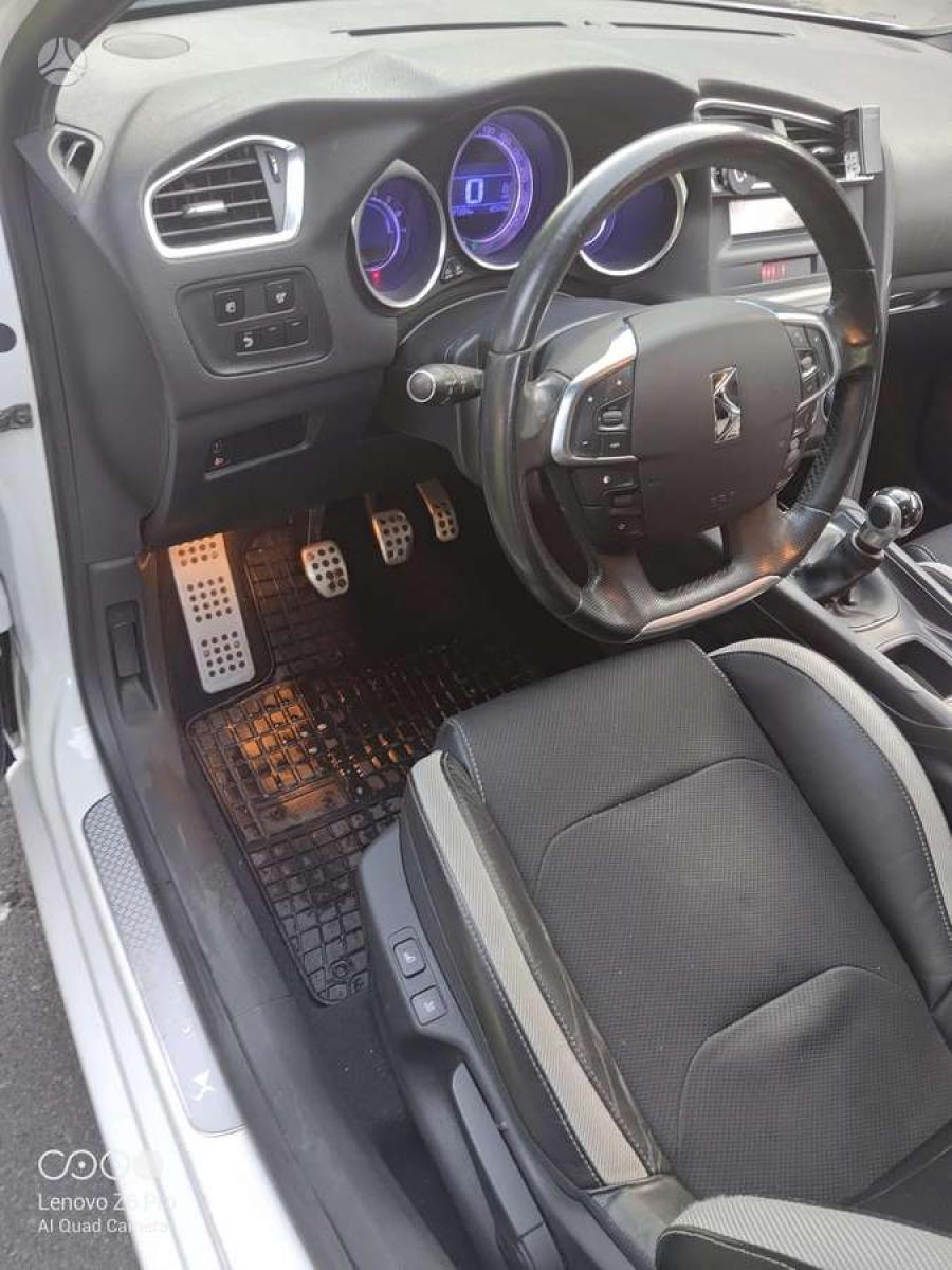 Balts Citroen DS4 2013 Viļņa, ar dzinēja tilpumu 1.60 L un nobraukumu 147 tūkst. km par 3200 €, foto 12 vietnē AUTOMOTO.COM.LV