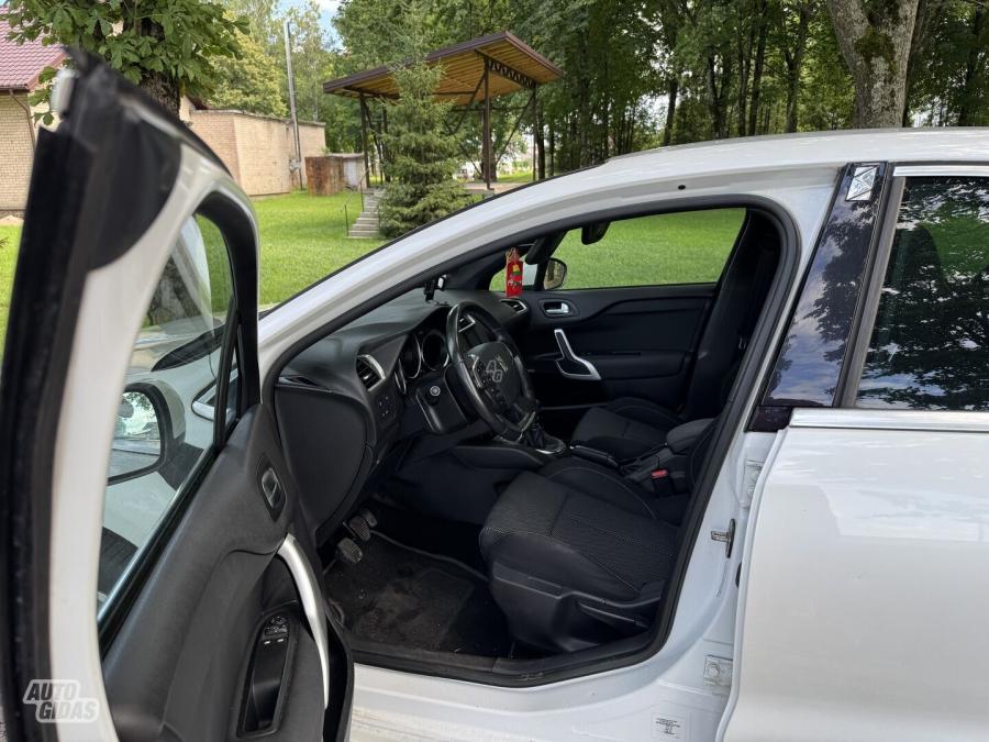 Balts Citroen DS4 2013 Tauragė, ar dzinēja tilpumu 1.60 L un nobraukumu 201 tūkst. km par 4200 €, foto 15 vietnē AUTOMOTO.COM.LV
