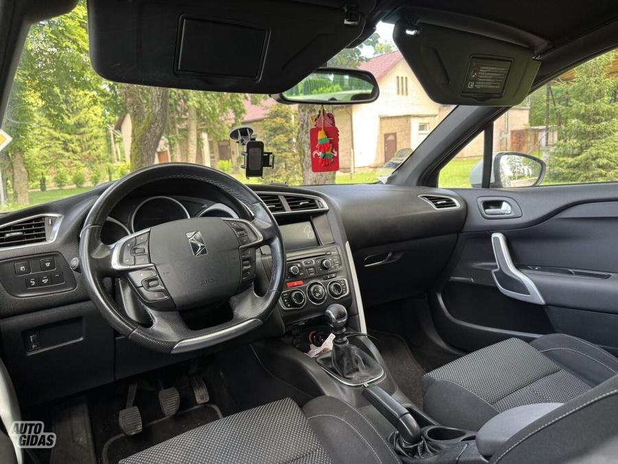 Balts Citroen DS4 2013 Tauragė, ar dzinēja tilpumu 1.60 L un nobraukumu 201 tūkst. km par 4200 €, foto 17 vietnē AUTOMOTO.COM.LV